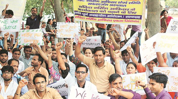 Delhi: Safdarjung nurses protest to demand permanent jobs | Delhi News ...