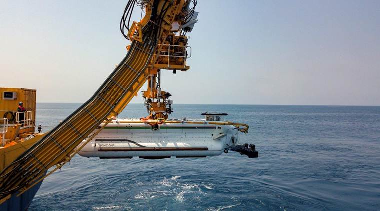 Indian Navy conducts ‘live mating’ of submarine rescue system DSRV ...