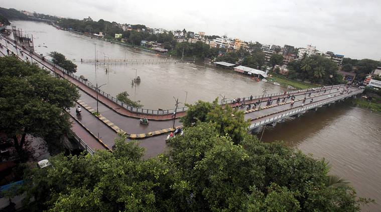 Pune: Release of water in Mutha river submerges Bhide bridge | Cities ...