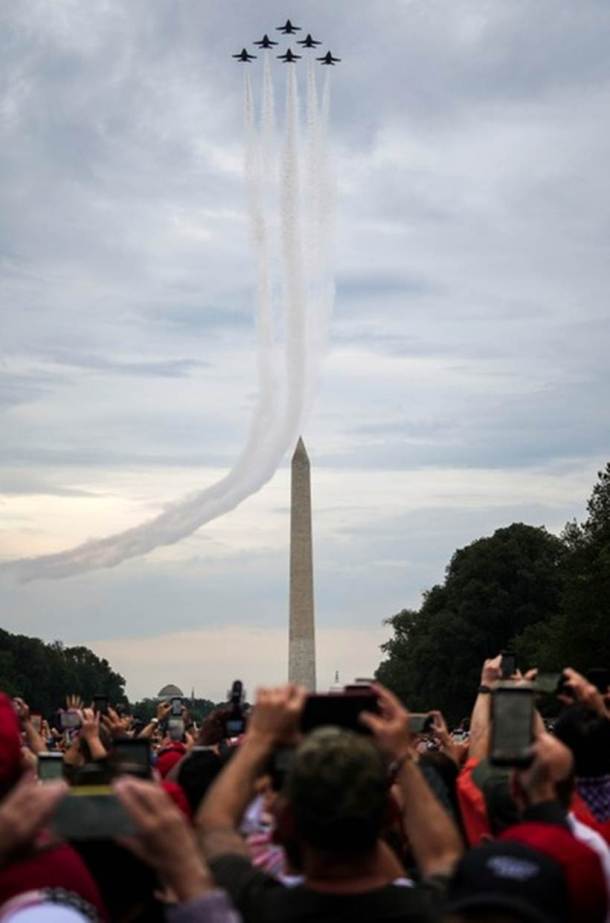 Donald Trump celebrates 4th of July with massive military parade ...