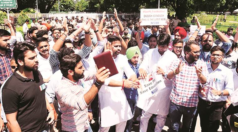 Panjab University: NSUI protests against fee hike; PSU Lalkaar puts up ...