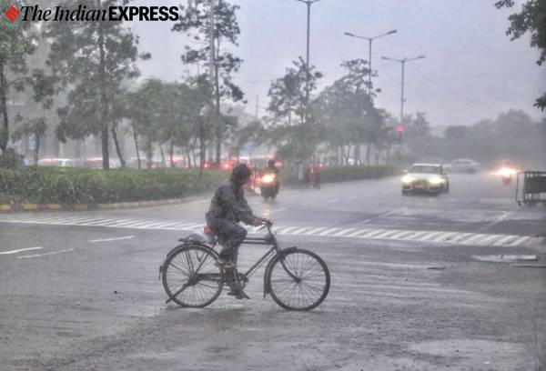 Weather Forecast today HIGHLIGHTS: IMD issues red alert as heavy rains ...