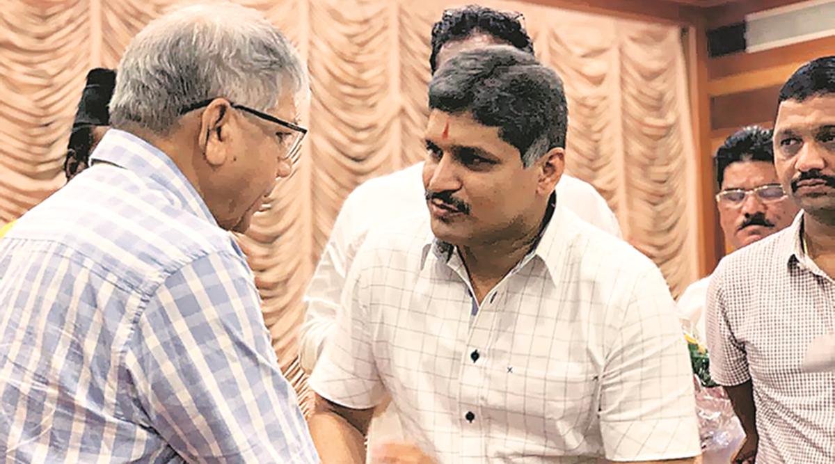 Cracks in Shiv Sena’s Pimpri-Chinchwad unit: Kalate quits, ‘blames ... Cracks in Shiv Sena’s Pimpri-Chinchwad unit: Kalate quits, ‘blames ...