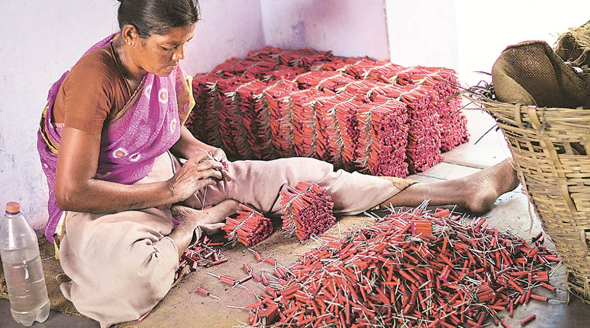 Sale of firecrackers: HC allows issuance of permanent licenses in ...