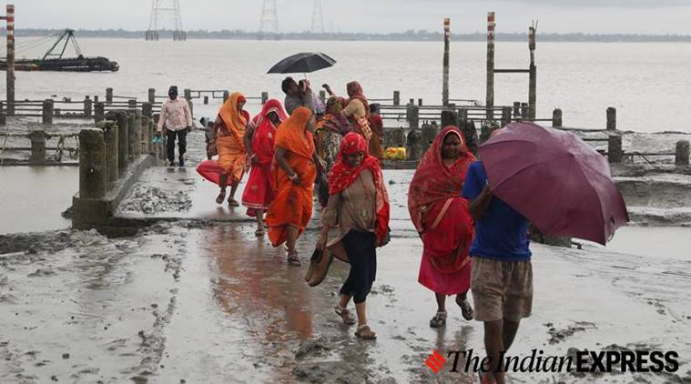 Hundreds of thousands evacuated as cyclone hits Bangladesh | World News ...