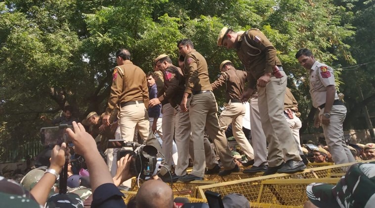 Police plan fell through as JNU students changed protest route to ...