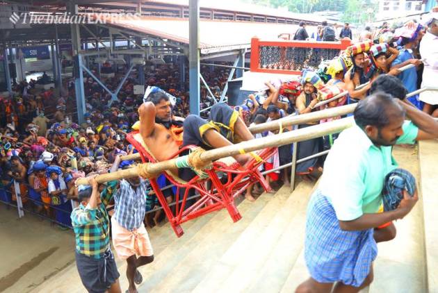 Pilgrims throng Sabarimala temple, offer prayers | India News News ...