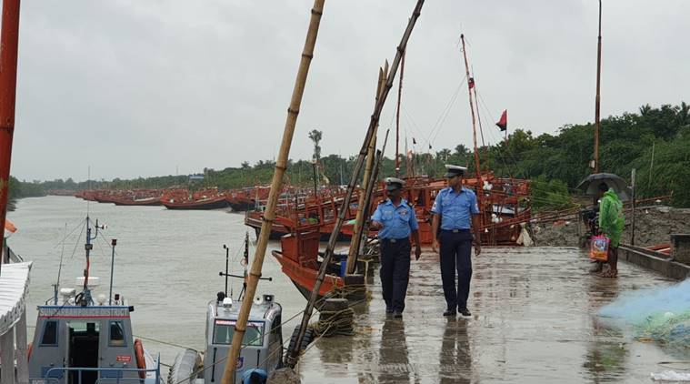 Cyclone Bulbul HIGHLIGHTS: Storm disrupts normal life in Bengal, Odisha ...