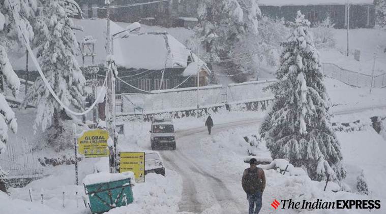 WATCH: Srinagar receives season’s first snowfall, vehicular traffic ...