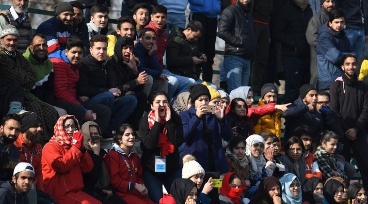 Thousands brave winter chill, witness Real Kashmir’s long-awaited match ...