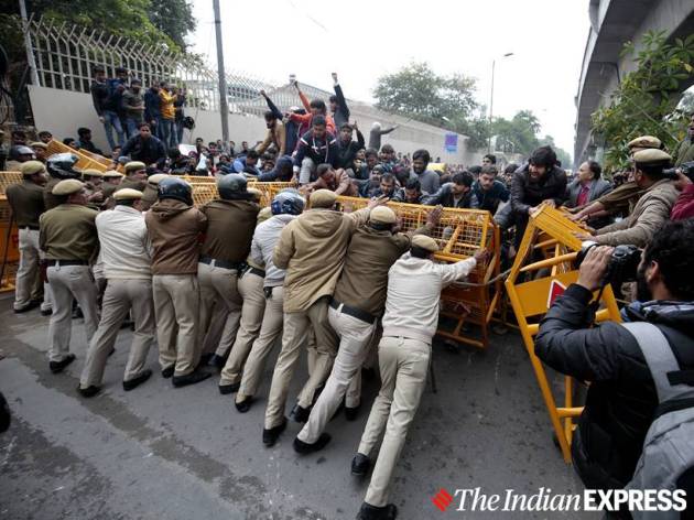 Jamia students take to the streets in anger over CAB | India News News ...