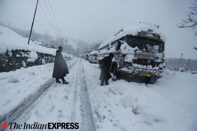 Here’s how Kashmir looks after snowfall for second consecutive day ...