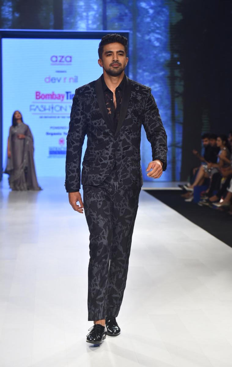 Diana Penty, Saqib Saleem and Sayani Gupta walk the ramp and steal the ...