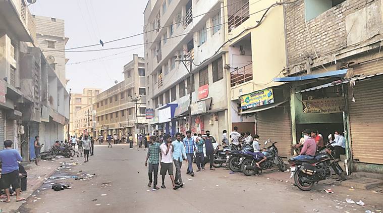 Odisha shut till April 30, workers from state hit the streets in Surat ...