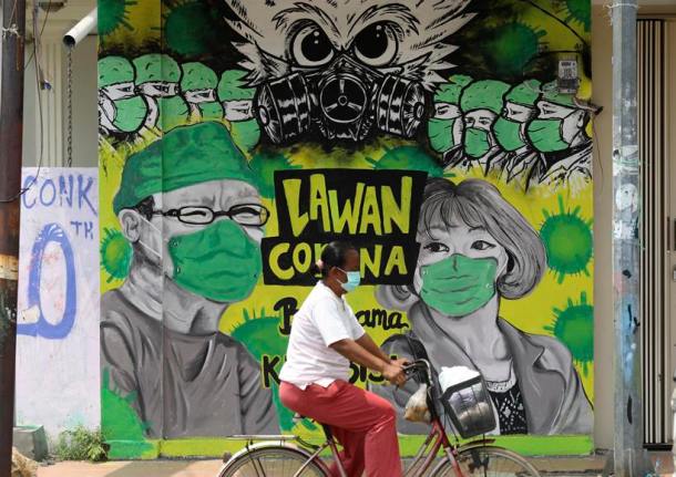 Coronavirus-inspired murals and public art from around the globe ...