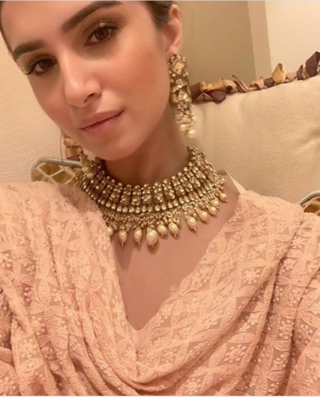 Here are 10 easy steps to get Tara Sutaria's glam makeup look