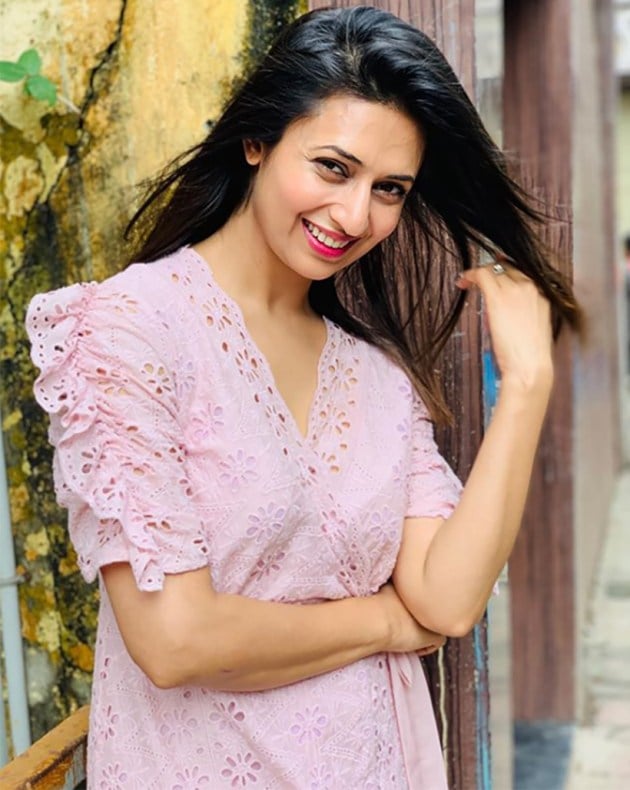 Divyanka Tripathi looks lovely in skirts and dresses; see pics ...