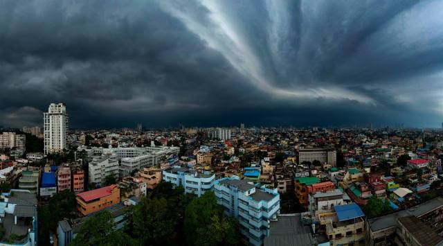Under a cloud: Meet Kolkata’s storm chasers who document extreme weather | Kolkata News - The ...