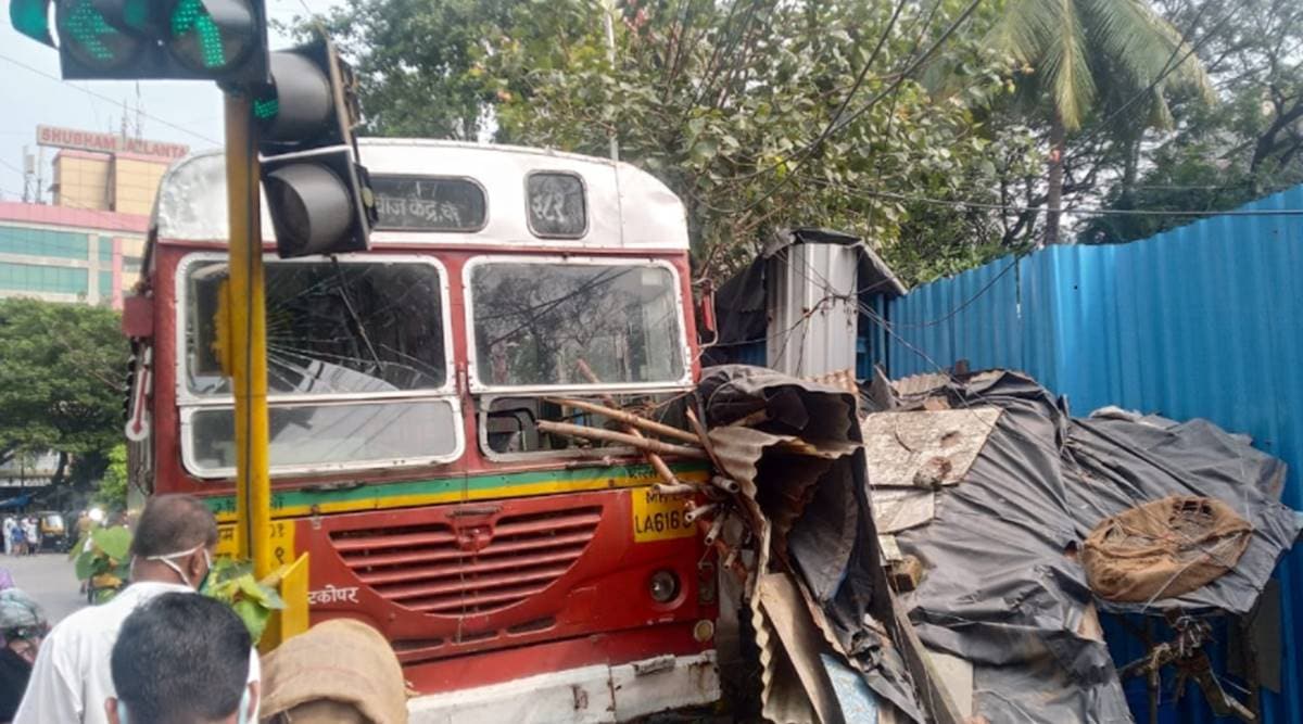 Mumbai: Bus rams into traffic signal after driver suffers epilepsy ...