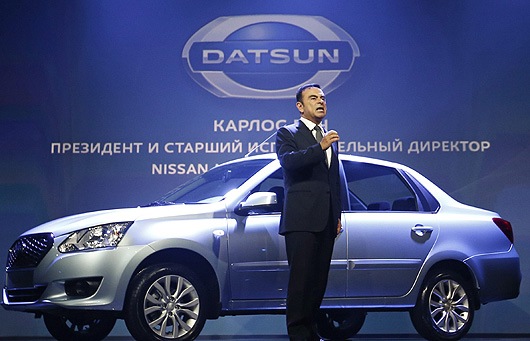 Renault-Nissan’s Carlos Ghosn unveils new Datsun on-DO car in Moscow ...