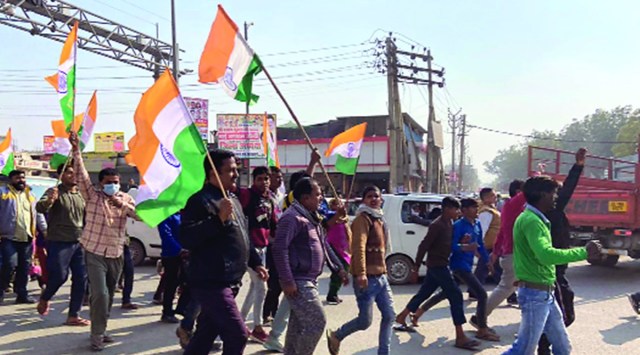 At Tikri, tensions rise as protesters manage to reach stage, farmers ...