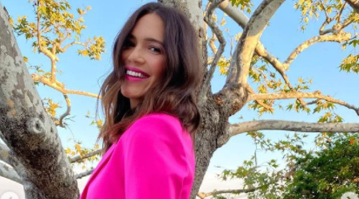 Mandy Moore feels a ‘tinge of jealousy’ for moms who can have home ...