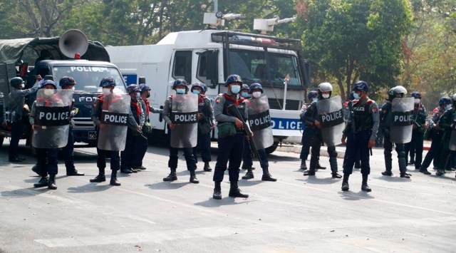 Myanmar riot police fire to break up protests, ‘detain’ Japanese ...