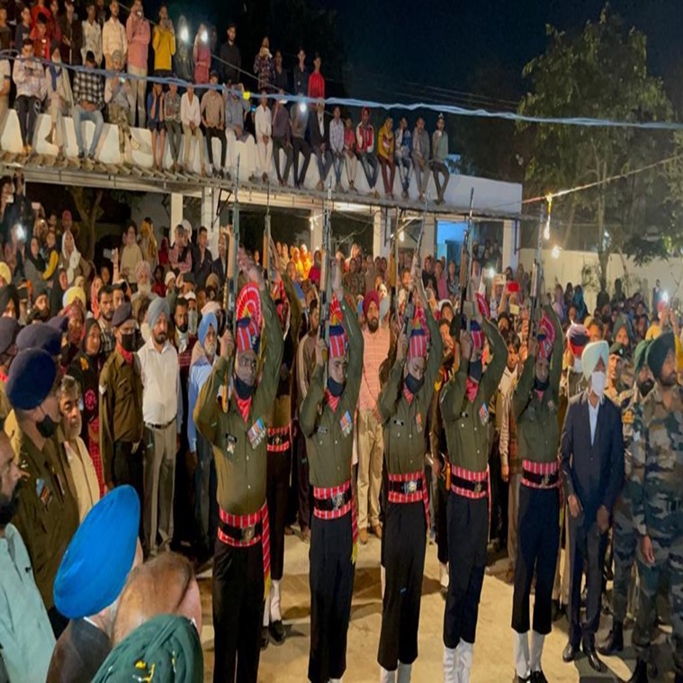 Punjab: Naib Subedar Parwinder Singh cremated with full military ...