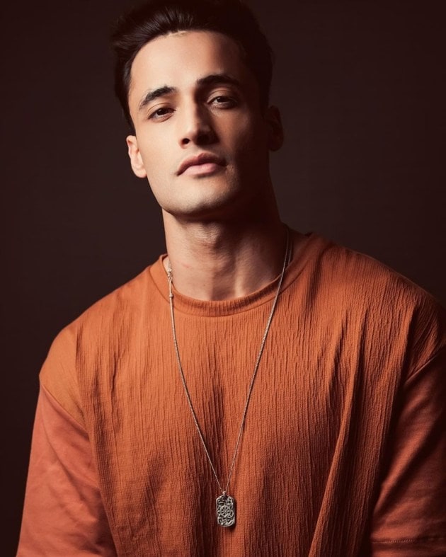 Himanshi Khurana, Asim Riaz, Yash, Kriti Sanon: Celebrity photos