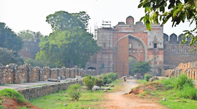 Delhi: Damaged nine years ago, Sher Shah Gate set to be restored this ...