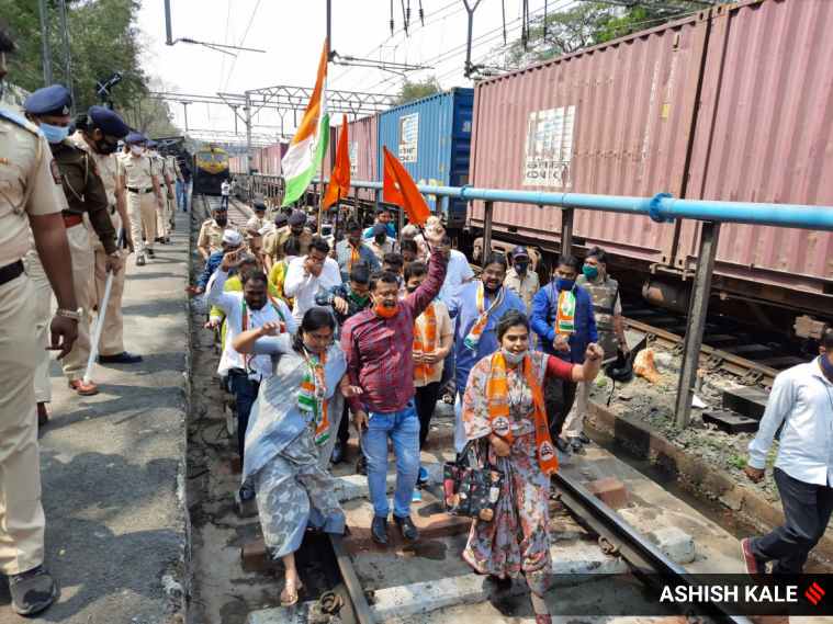 Protesting farmers up the ante with ‘rail roko’ call; ‘minimal impact ...