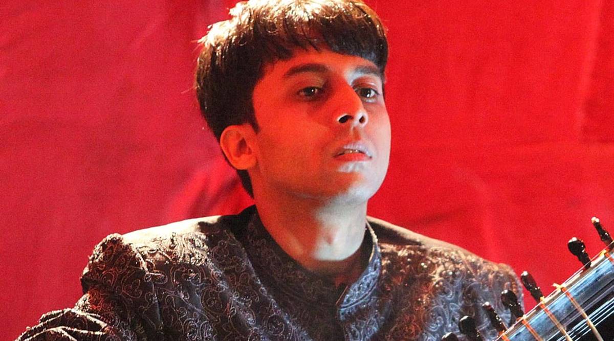 Sitar player Sameep Kulkarni to perform in his 1000th concert today | Pune News - The Indian Express