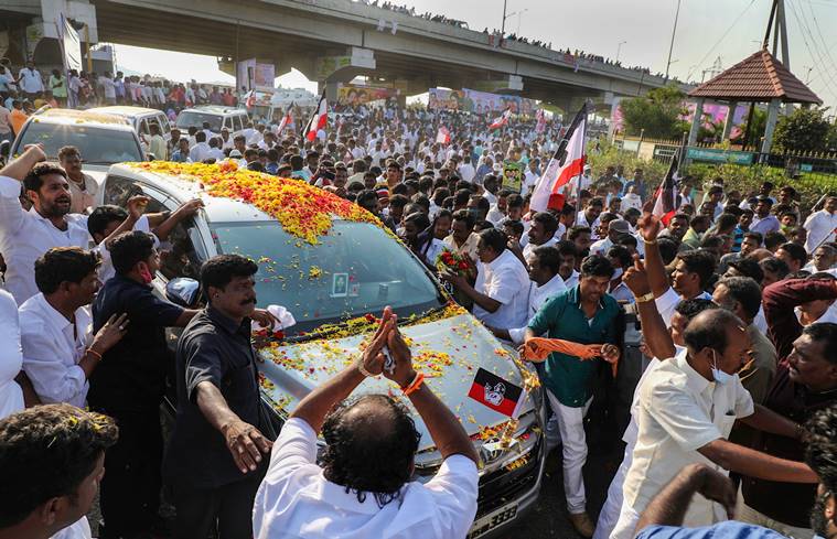 Sasikala reaches Chennai after 23 hour road trip from Bengaluru | India ...