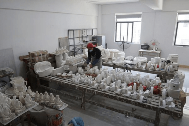 ‘Be at peace’: Chinese sculptor makes pint-sized statues of Trump with ...