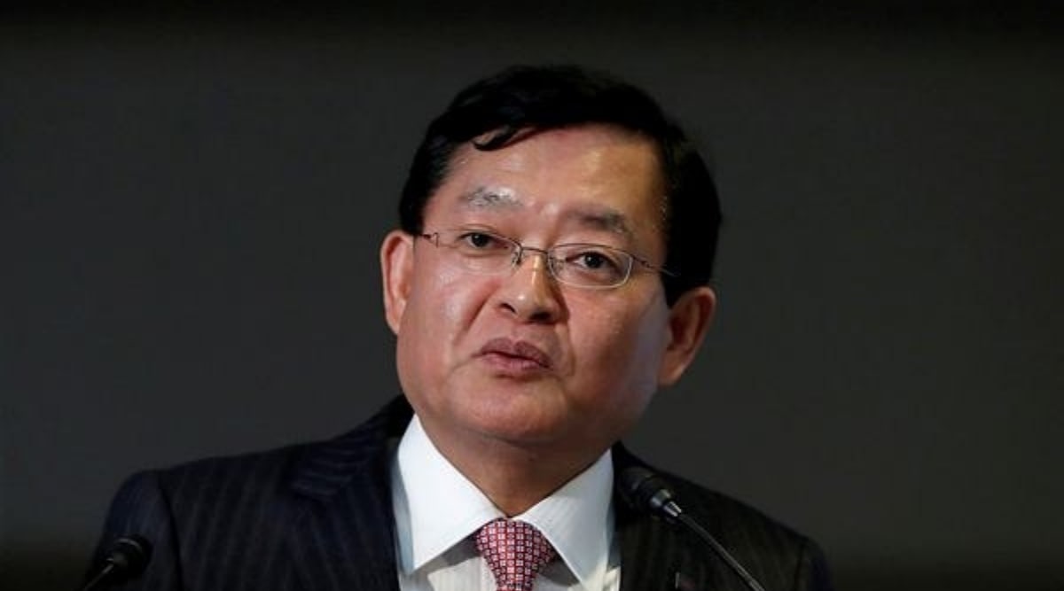 Toshiba CEO resigns, shares surge on bidding war expectations | World ...
