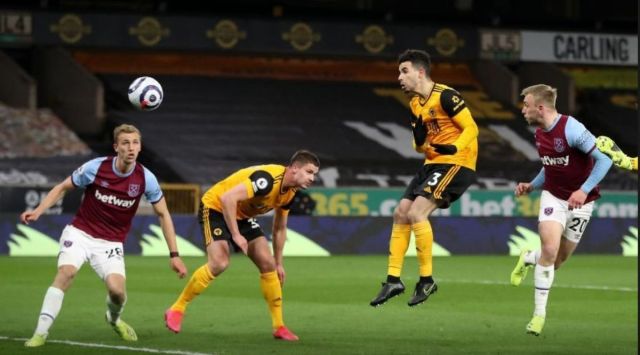 West Ham tame Wolves to break back into Premier League top four ...