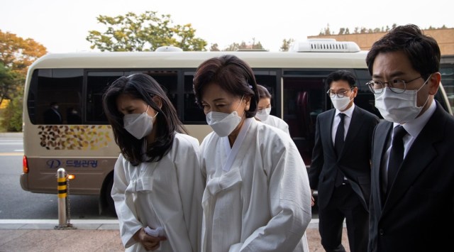 Samsung windfall gives richest South Korean woman $7 billion fortune ...