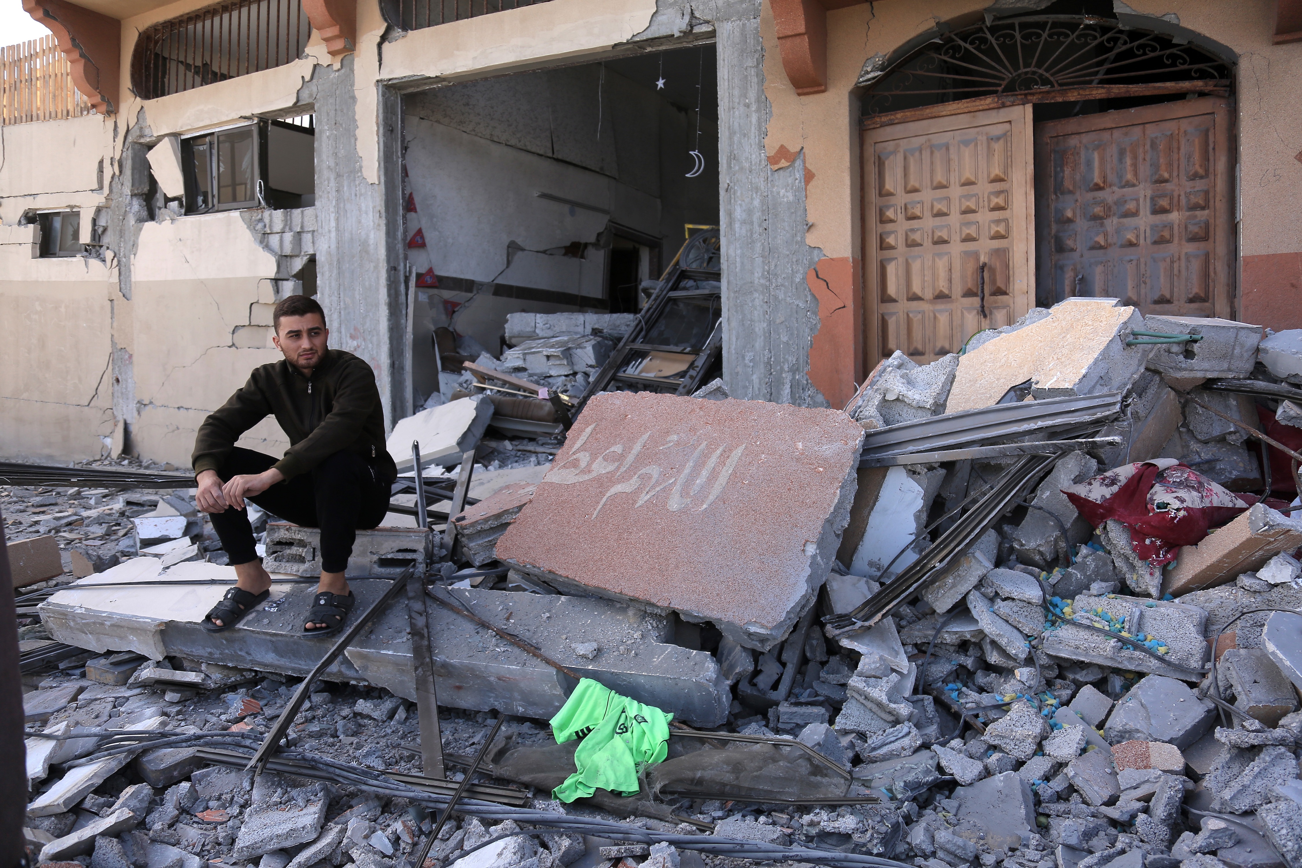 Hundreds of thousands in Gaza face shortages of clean water and ...