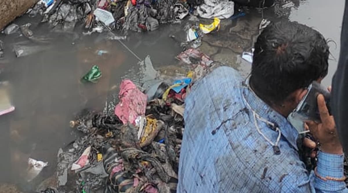 Shiv Sena MLA makes contractor sit on waterlogged street, dumps garbage ...