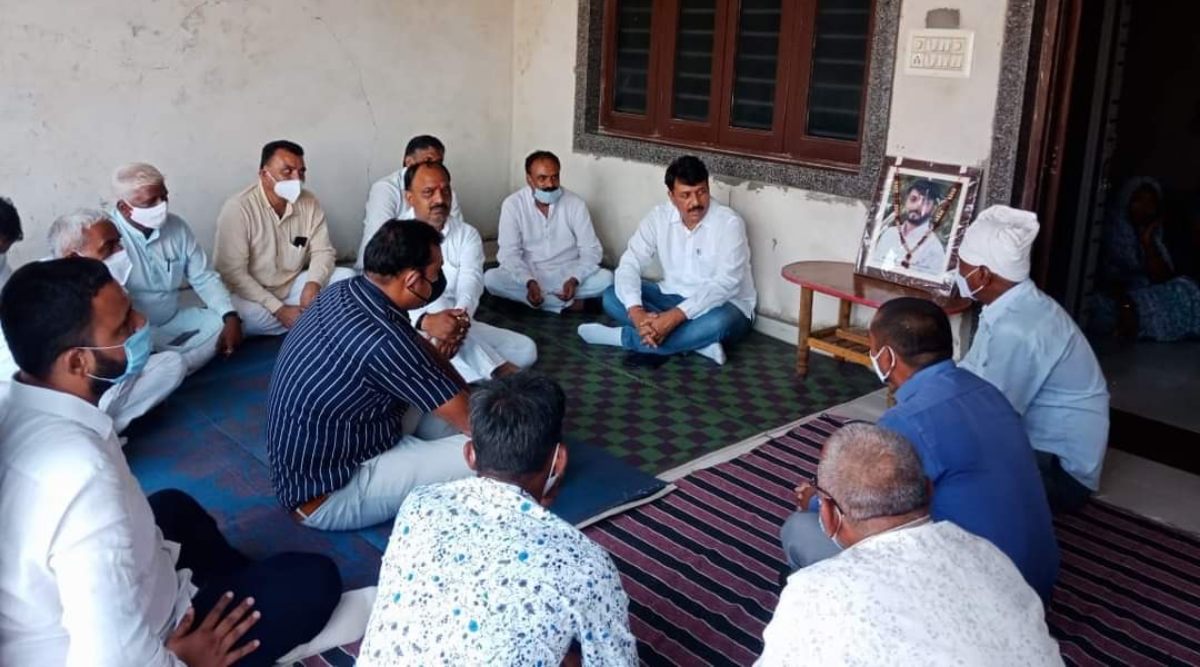 Amit Chavda visits families of those who died of Covid in Sabarkantha ...