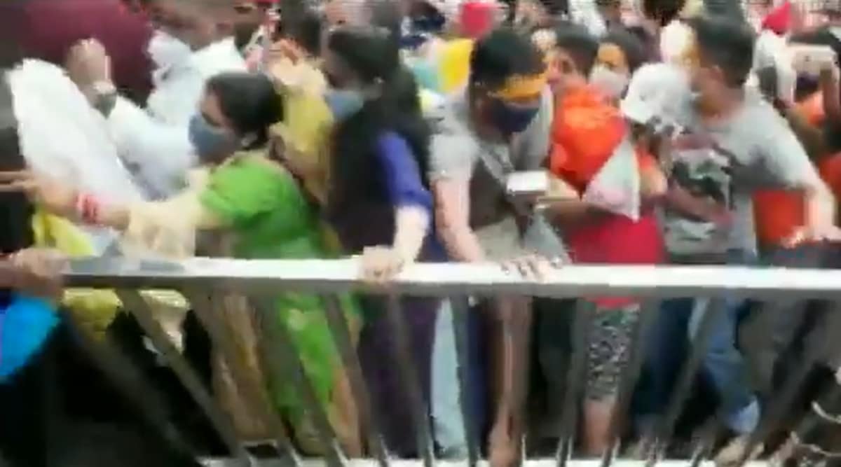Several injured, Covid rules flouted as huge crowd descends on Ujjain ...