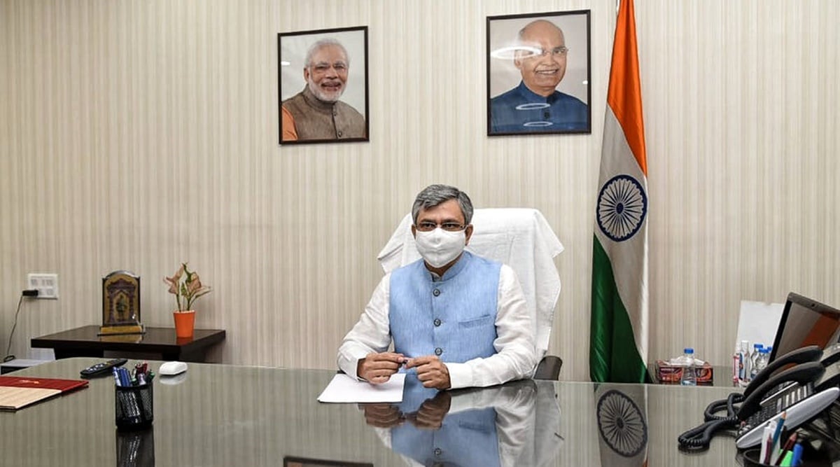 Women’s doctored photos online: IT minister orders probe, FIR ...