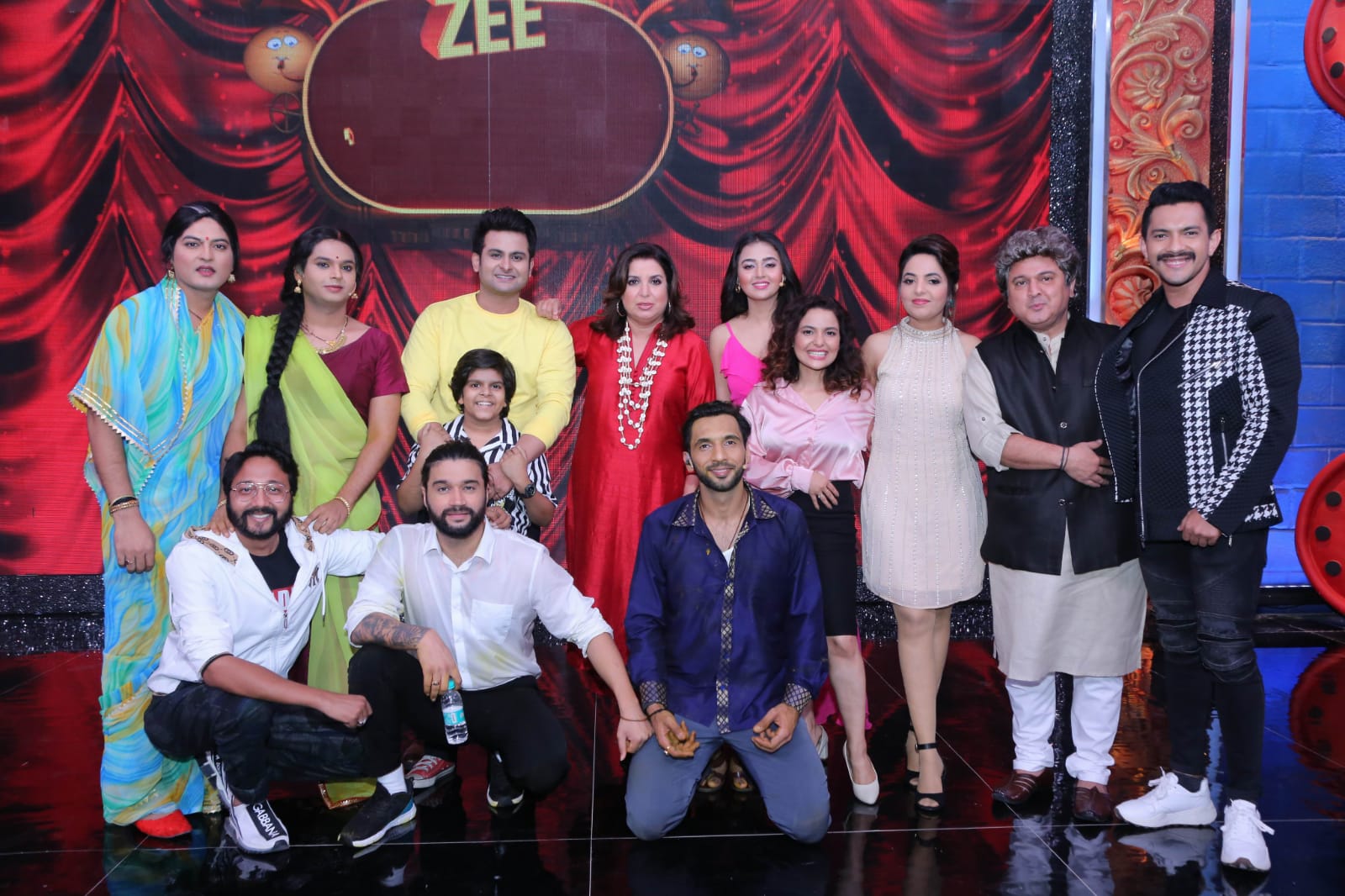 Zee Comedy Show, Balcony Buddies, Mimi: What to watch this weekend ...