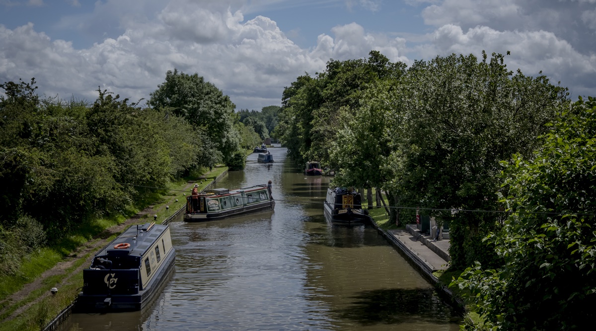 On England’s canals, boaters embrace the peace and pace of a floating ...