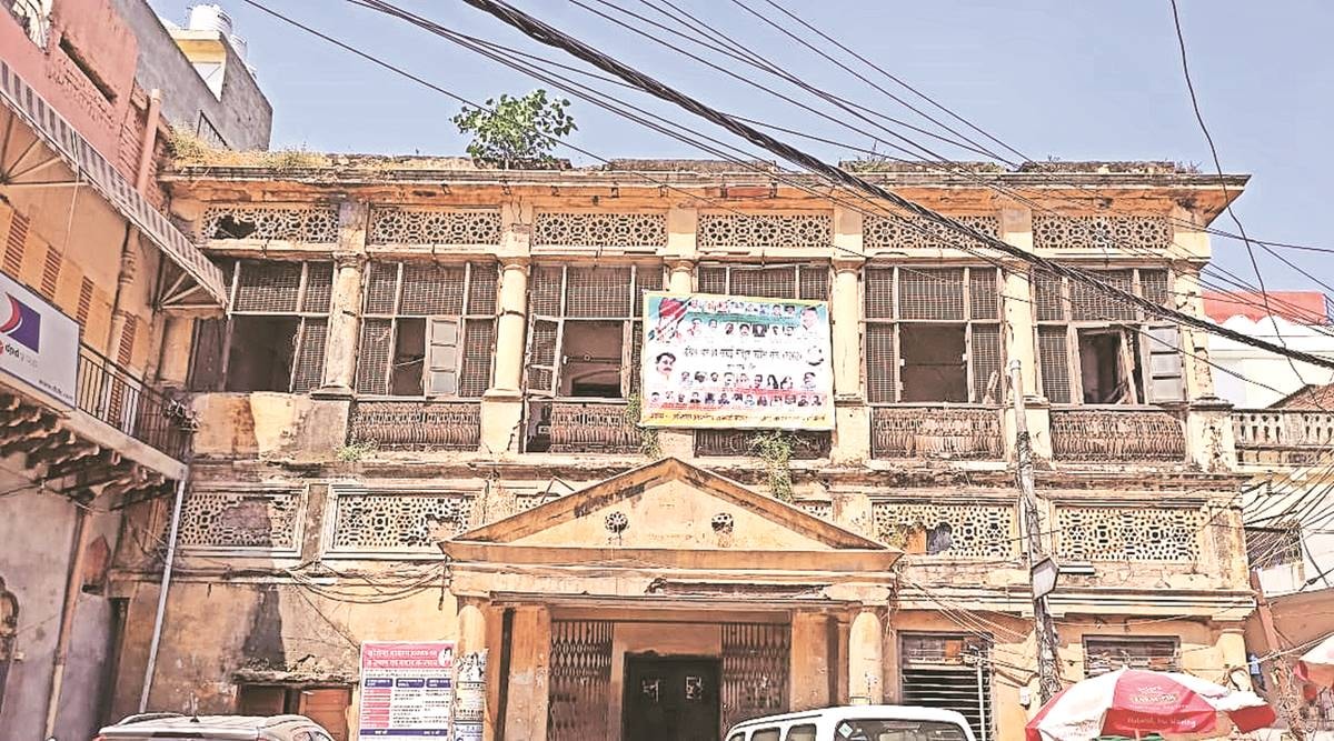 Bid to bring in revenue: South Delhi civic body to lease out old ...