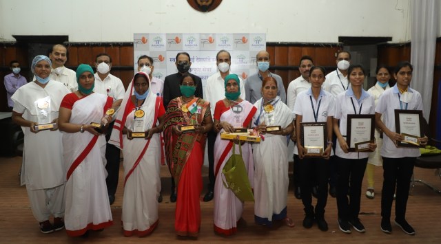 Pune health matters: Six women attendants from Sassoon general hospital ...