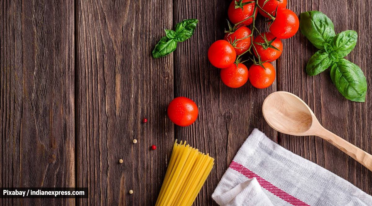 Keep this monsoon food guide handy to remain healthy this season | Food ...
