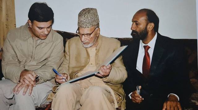 Former Pak senator dies of post-Covid complications, ‘he remembered his ...