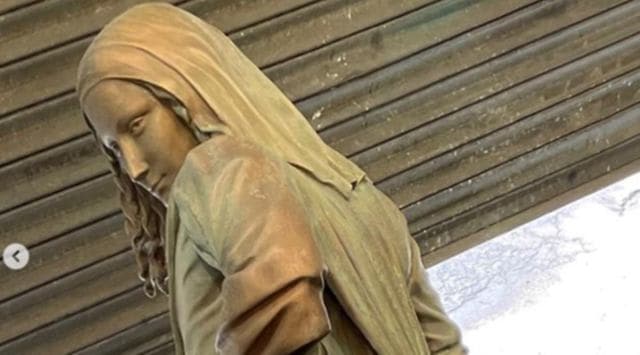 What is the ‘Mooning Mona Lisa’ statue? | Art-and-culture News - The ...