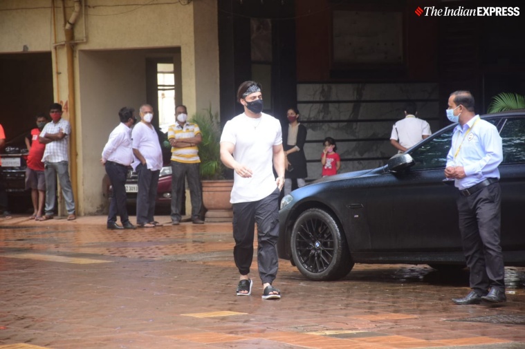 Sidharth Shukla Funeral Live Updates shehnaaz gill